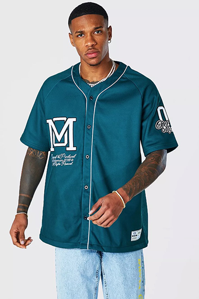 How To Wear A Big Baseball Jersey? - HEYYOUNG SPORTSWEAR